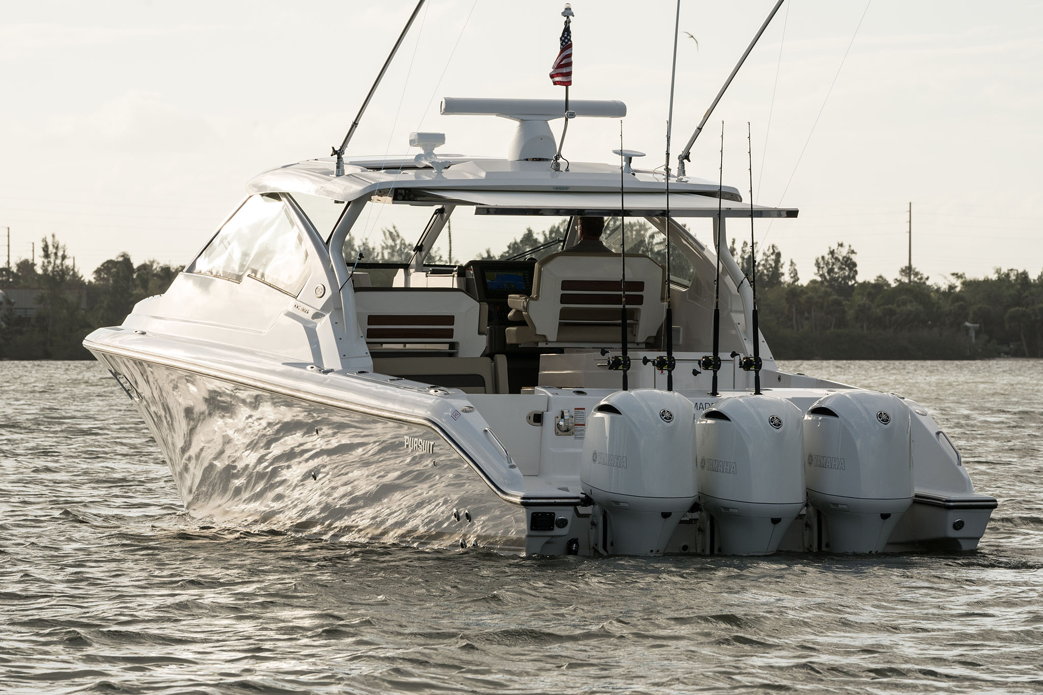 PURSUIT BOATS - DC 365 Dual Console Boat