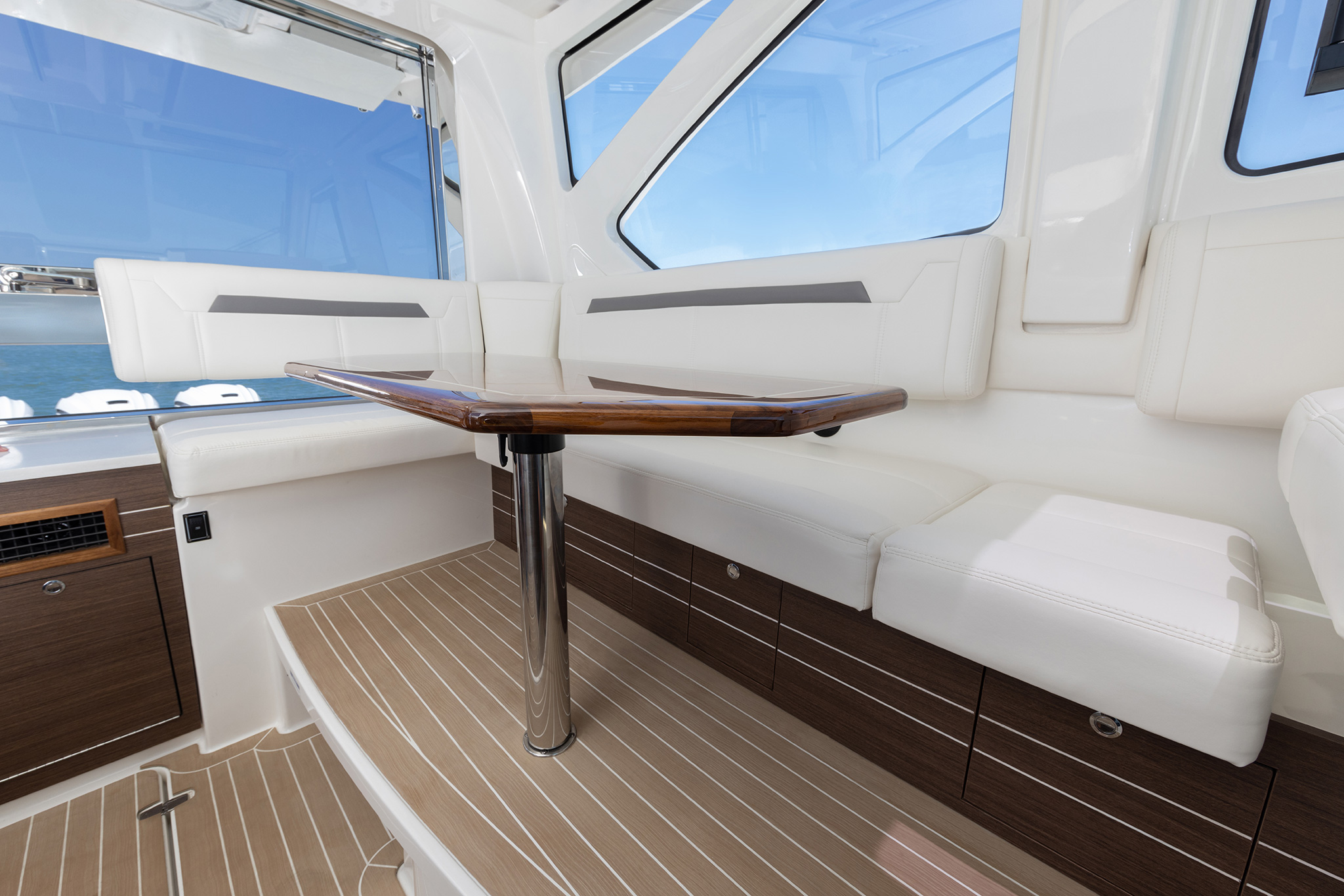 PURSUIT BOATS - OS 445 OFFSHORE BOAT