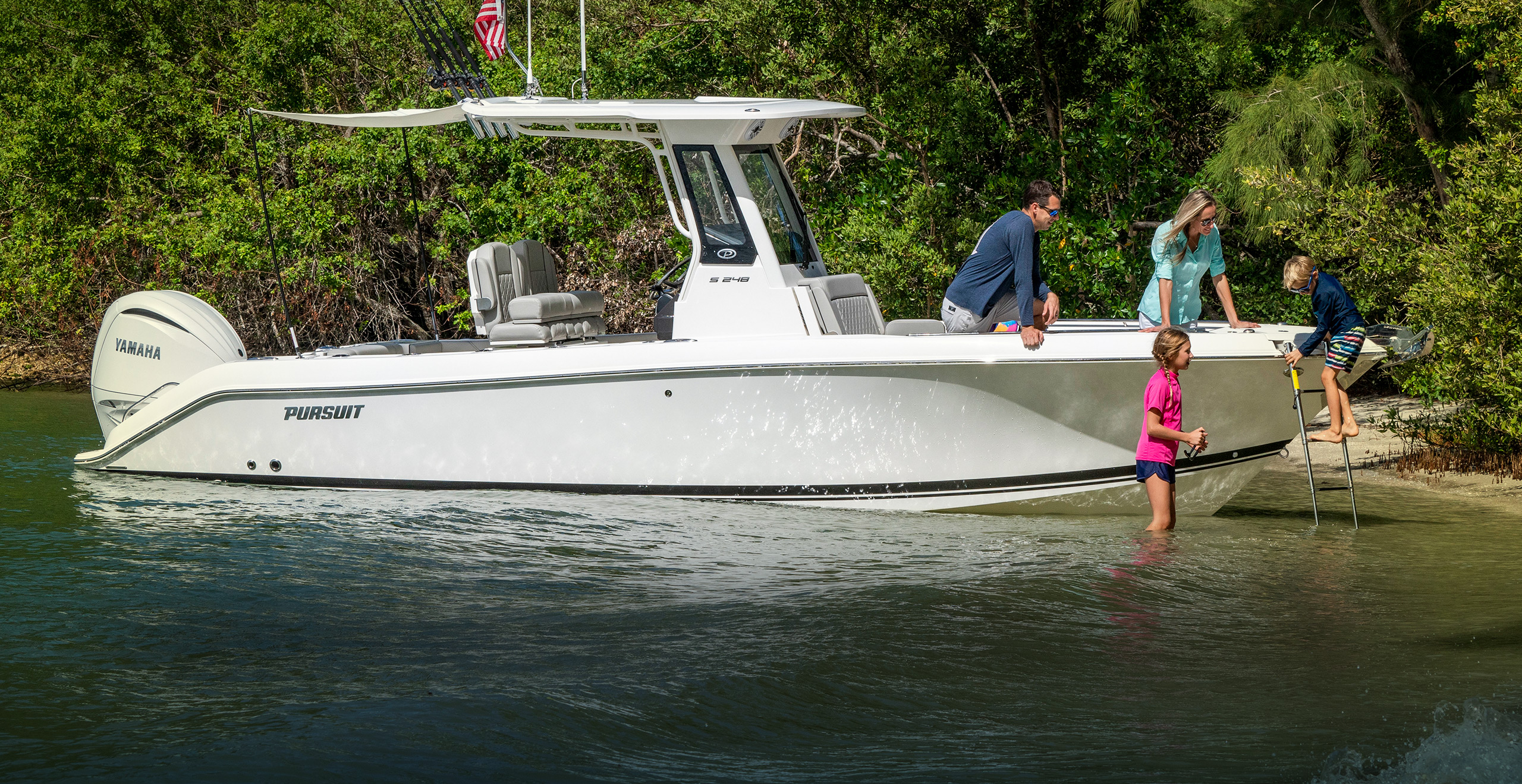 Center Console Boats | Offshore Fishing Boats | Pursuit Boats